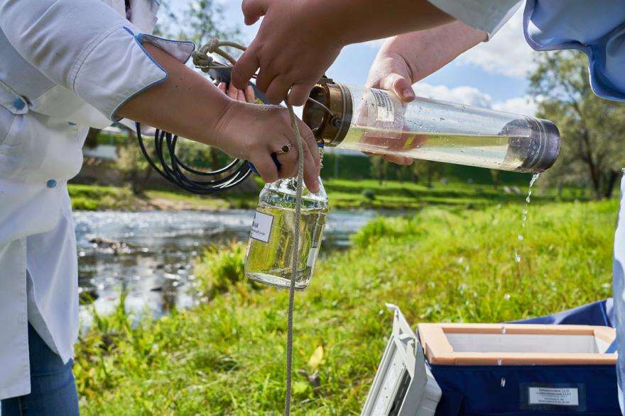 Why Low Flow Peristaltic Pumps Are Ideal for Water Sampling?- JIHPUMP